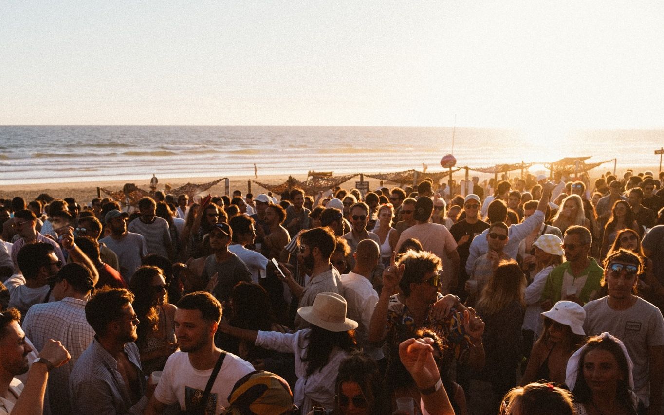 MOGA Festival: sol, música eletrónica e bem-estar na Costa da Caparica